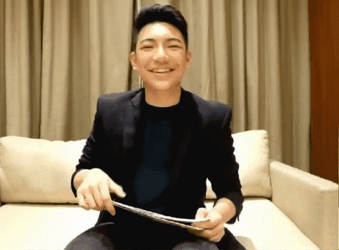 Sensible Chuckle GIFs | GIFDB.com