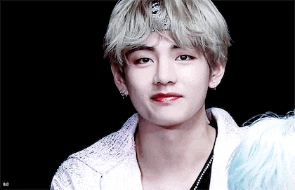 Bts Kim Taehyung Heart Sign GIF | GIFDB.com