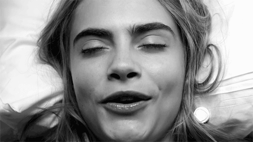 Cara Delevingne Amazed Big Smile GIF | GIFDB.com