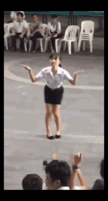 College Girl Funny Dance GIF | GIFDB.com
