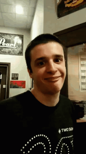 Creep 280 X 498 Gif GIF | GIFDB.com