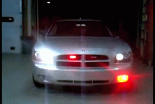 Flashing Car Head Lights GIF | GIFDB.com
