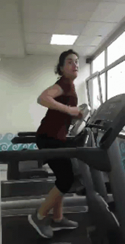 Funny Running Treadmill Exercise GIF | GIFDB.com