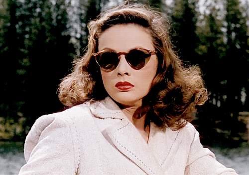 Gene Tierney During 40s GIF | GIFDB.com