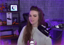 Loeya Looking Around GIF | GIFDB.com