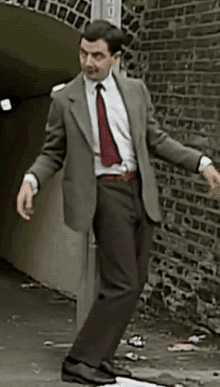 Mr. Bean Flapping Hands GIF | GIFDB.com