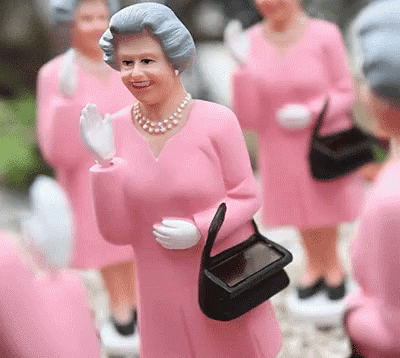 Queen Wave Dolls GIF | GIFDB.com