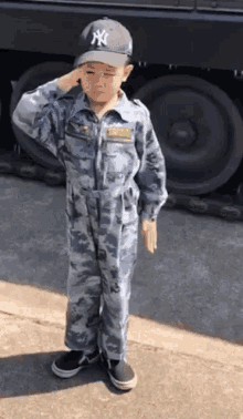 Soldier Kid Salute GIF | GIFDB.com