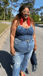 Black Curvy Woman In Jeans GIF | GIFDB.com