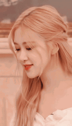 Blackpink Rose Laughing GIF | GIFDB.com