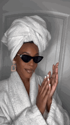 Boujie Beauty Queen Clap GIF | GIFDB.com