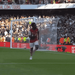 Bukayo Saka Slide GIF | GIFDB.com
