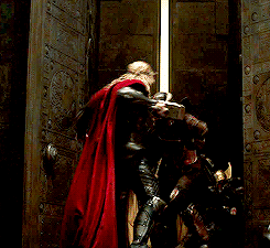Chris Hemsworth Thor Hit GIF | GIFDB.com