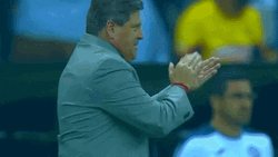 Club Americ Proud Coach Clapping GIF | GIFDB.com