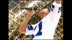 Creed Halftime Show Scott Look Up Singing GIF | GIFDB.com