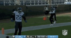 The Mighty Derrick Henry Stiff Arm GIF | GIFDB.com