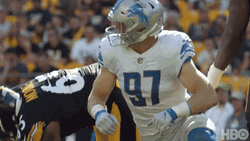 Detroit Lions Aidan Hutchinson Shouting Standing Up GIF | GIFDB.com