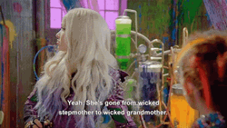 Dove Cameron Descendants Wicked Stepmom GIF | GIFDB.com