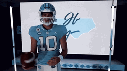 Drake Maye Moving Football Around Him GIF | GIFDB.com