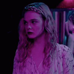 Elle Fanning GIFs | GIFDB.com