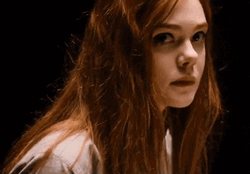 Elle Fanning GIFs | GIFDB.com