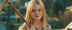 Elle Fanning GIFs | GIFDB.com