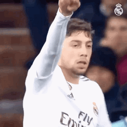 Federico Valverde Running And Pointing GIF | GIFDB.com