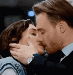 Schattig Koppel Kussend Gif