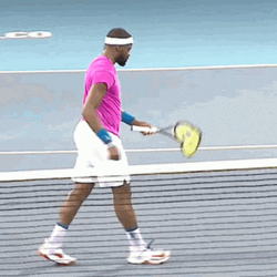 Francis Tiafoe Showing Off Muscles GIF | GIFDB.com