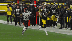 George Pickens Runs Fast GIF | GIFDB.com
