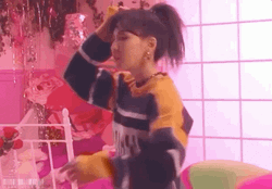 Red Velvet Head Spinning GIF | GIFDB.com