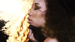 Hot Girl GIFs | GIFDB.com