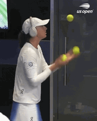 Iga Swiatek Juggling Tennis Balls Us Open GIF | GIFDB.com