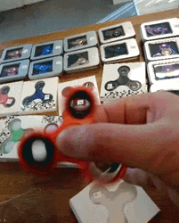 Illusion Of Fidget Spinner GIF | GIFDB.com