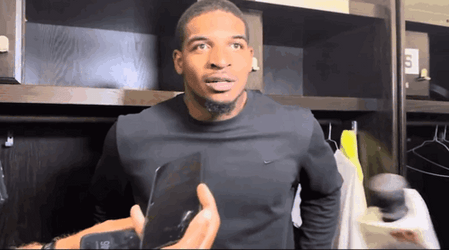 Ja'marr Chase Funny Face On Interview GIF | GIFDB.com