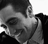 Jake Gyllenhaal Smile Dimple GIF | GIFDB.com