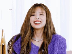 Jennie Kim Laughing GIF | GIFDB.com