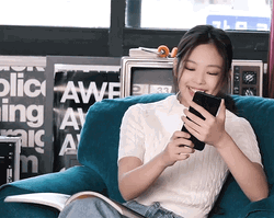 Jennie Laughing While Reading GIF | GIFDB.com