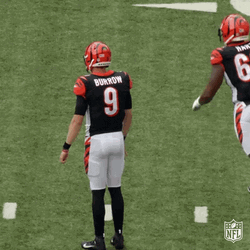 Joe Burrow Clapping GIF | GIFDB.com