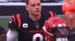Joe Burrow Running GIF | GIFDB.com