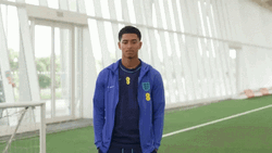 Jude Bellingham Waving GIF | GIFDB.com