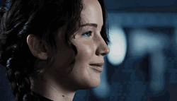 Katniss Everdeen Smiling GIF | GIFDB.com