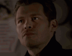 Klaus Mikaelson Slight Smirk GIF | GIFDB.com