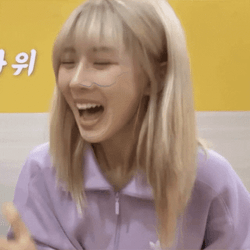 Kpop Yoohyeon Screaming Meme GIF | GIFDB.com