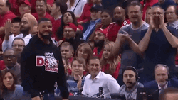 Laughing Drake Clapping In Game GIF | GIFDB.com
