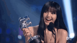 Laughing Lisa At Mtv Music Awards GIF | GIFDB.com