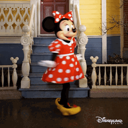 Minnie Mouse Dancing In Love GIF | GIFDB.com