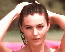 Monica Bellucci 280 X 226 Gif GIF | GIFDB.com