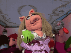 Miss Piggy Gif