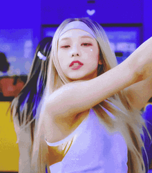 Newjeans Haerin Singing And Dancing GIF | GIFDB.com